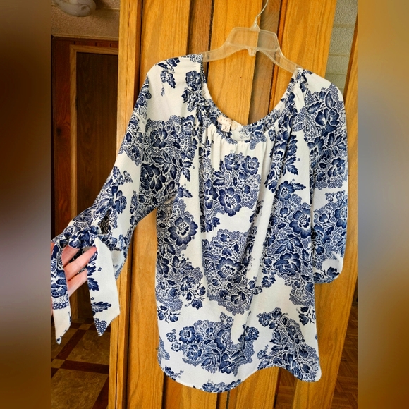 Misia | Tops | Misia Sz X Blue And White Floral Blouse | Poshmark